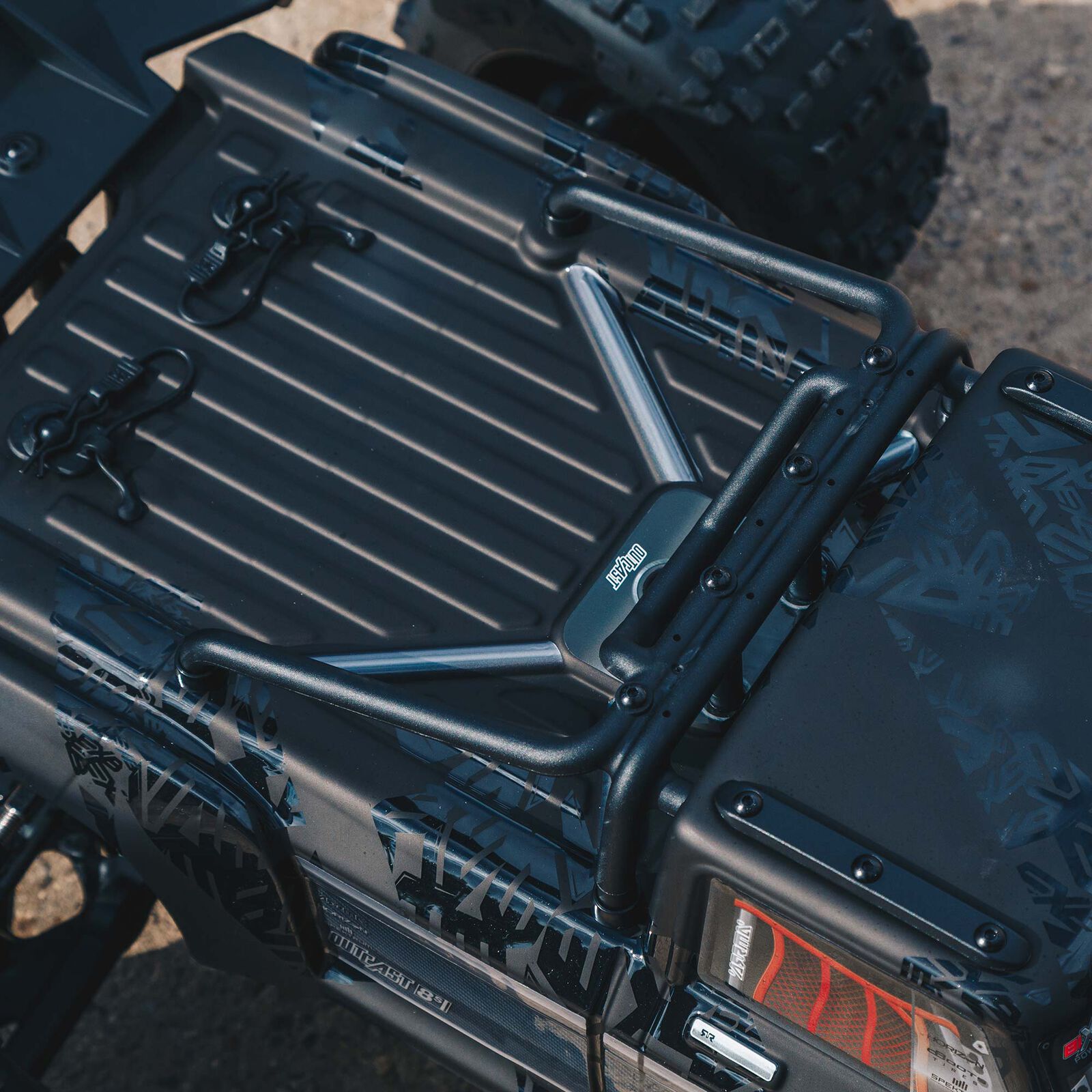 ARRMA 1/5 OUTCAST 8S EXB 4X4 Roller Brushless Stunt Truck, Black ...