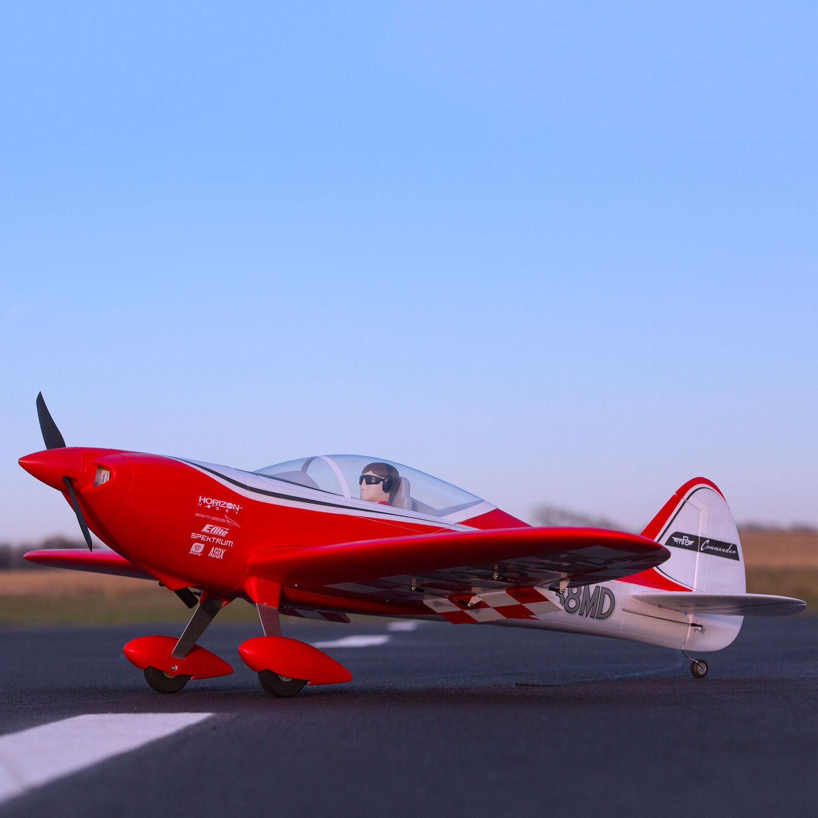 E-flite Commander mPd 1.4m BNF Basic with AS3X and SAFE Select ...