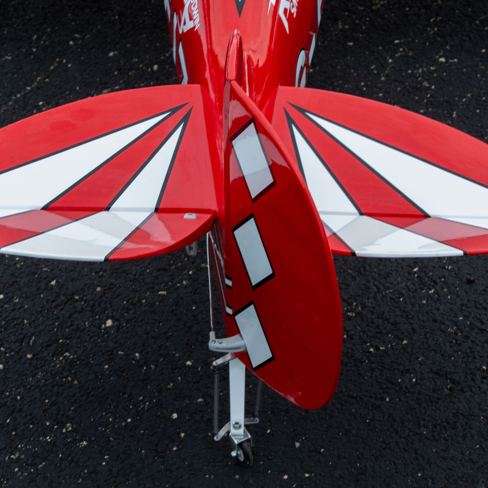 Hangar 9 Pitts S-2B 50-60cc, 71.6" | Horizon Hobby