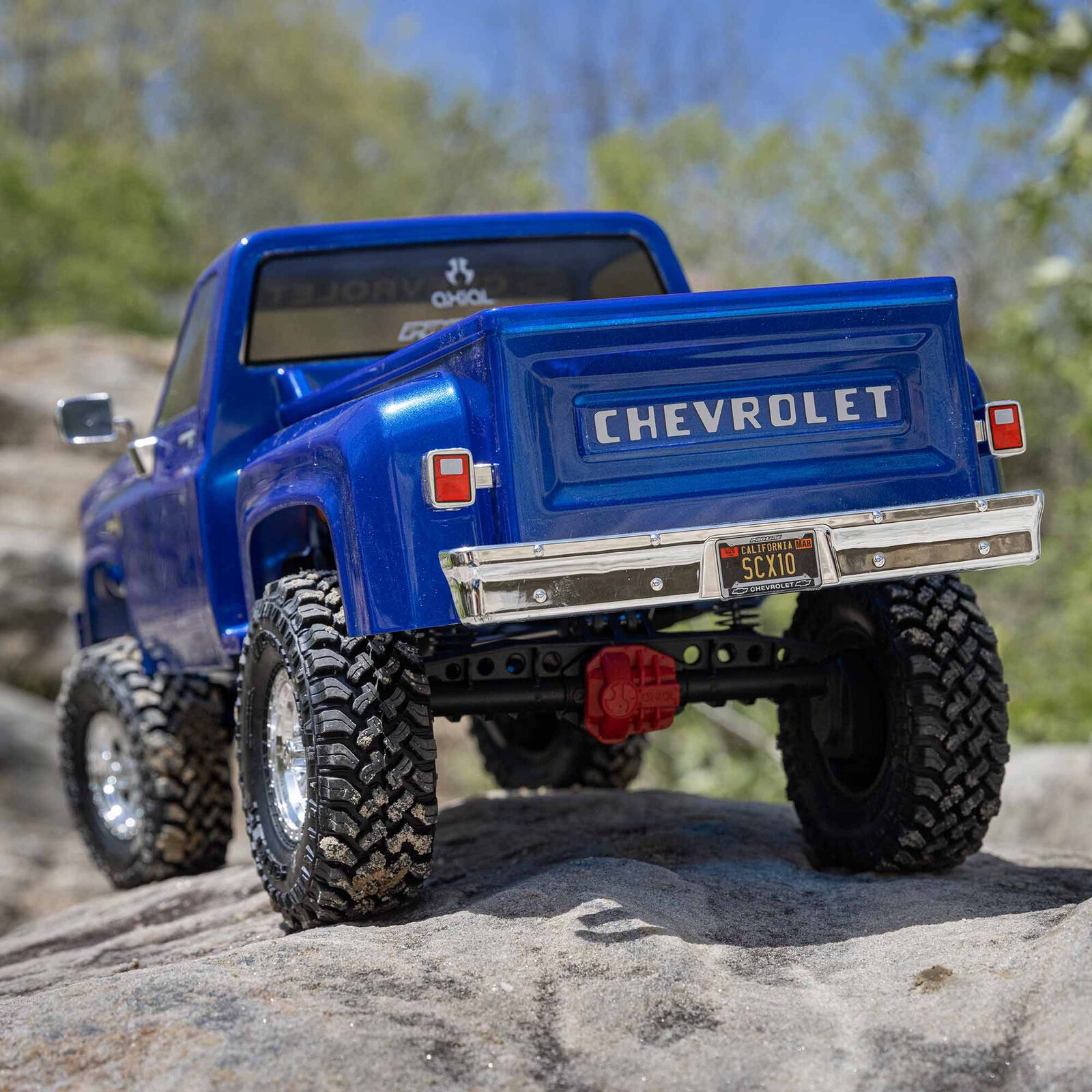 Axial 1/10 SCX10 III Base Camp 1982 Chevrolet K10 4X4 RTR Brushed Rock ...