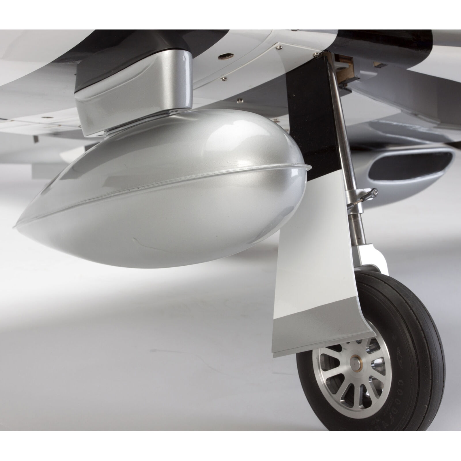 Hangar 9 P-51D Mustang 60cc ARF, 89" | Horizon Hobby