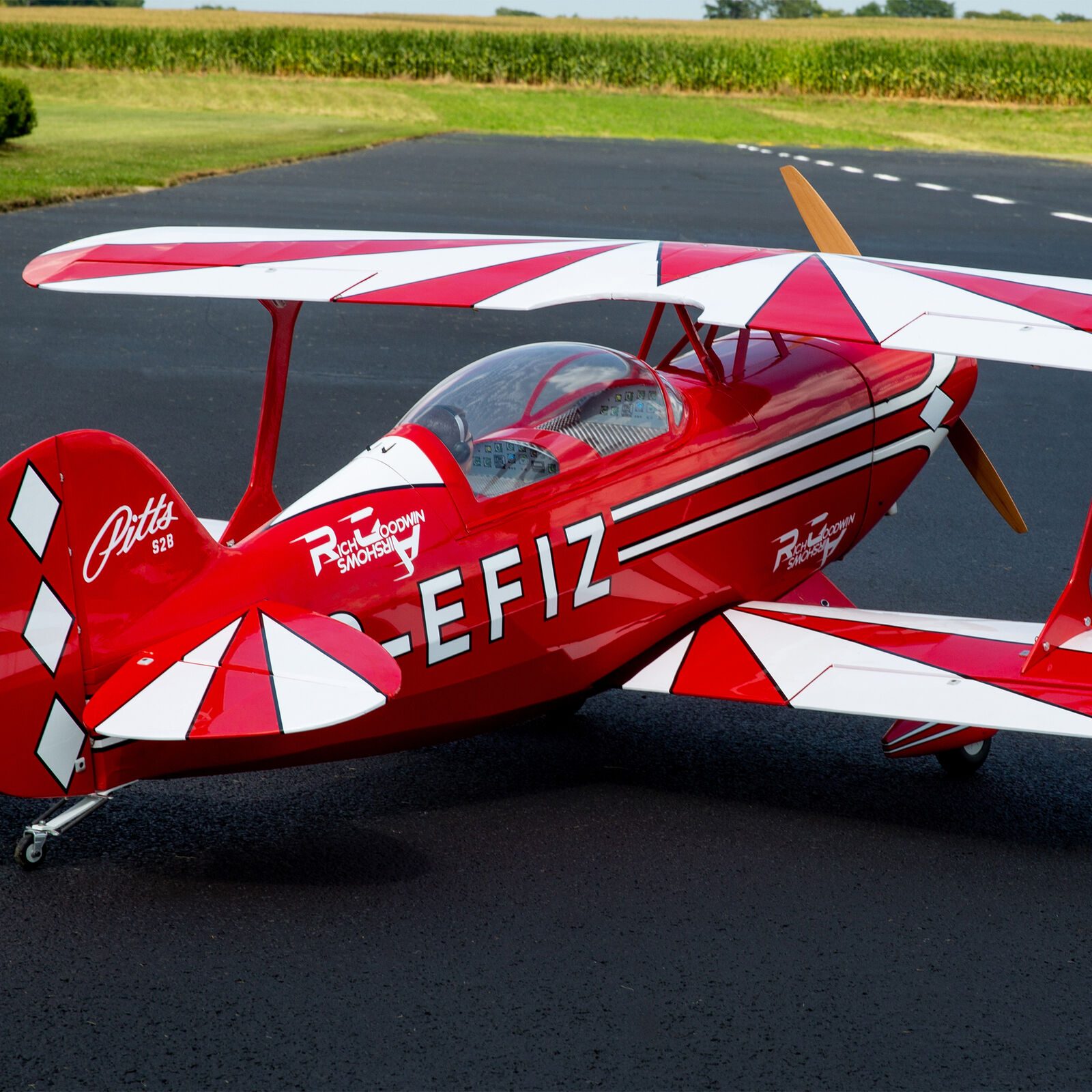 Hangar 9 Pitts S-2B 50-60cc, 71.6" | Horizon Hobby
