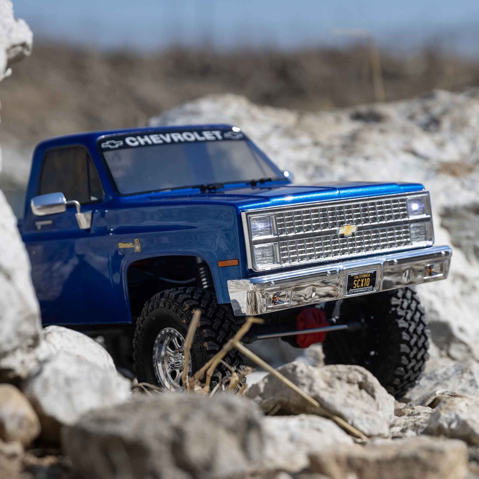 Axial 1/10 SCX10 III Base Camp 1982 Chevrolet K10 4X4 RTR Brushed Rock ...