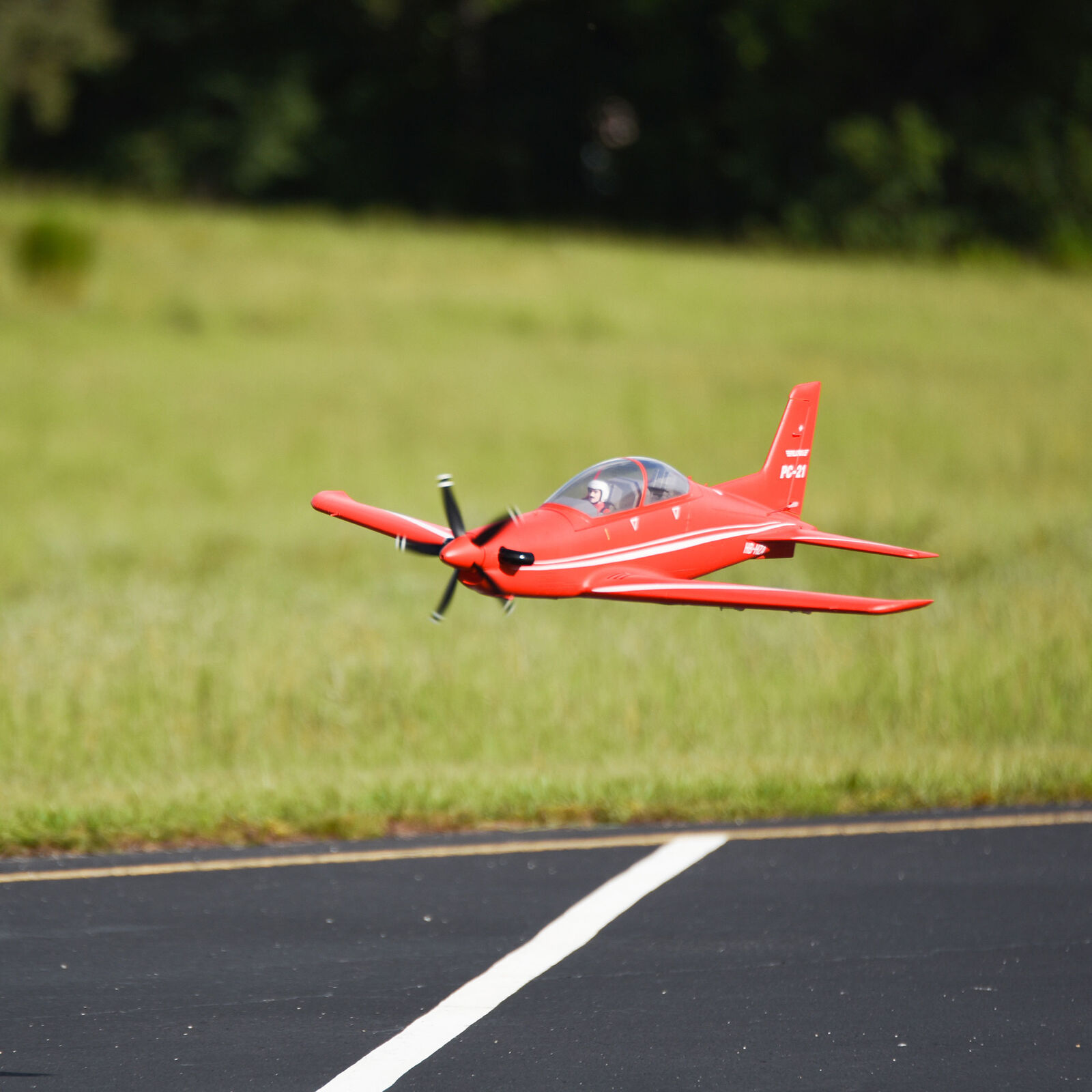 FMS PC-21 Pilatus 1100mm PNP with Reflex | Horizon Hobby