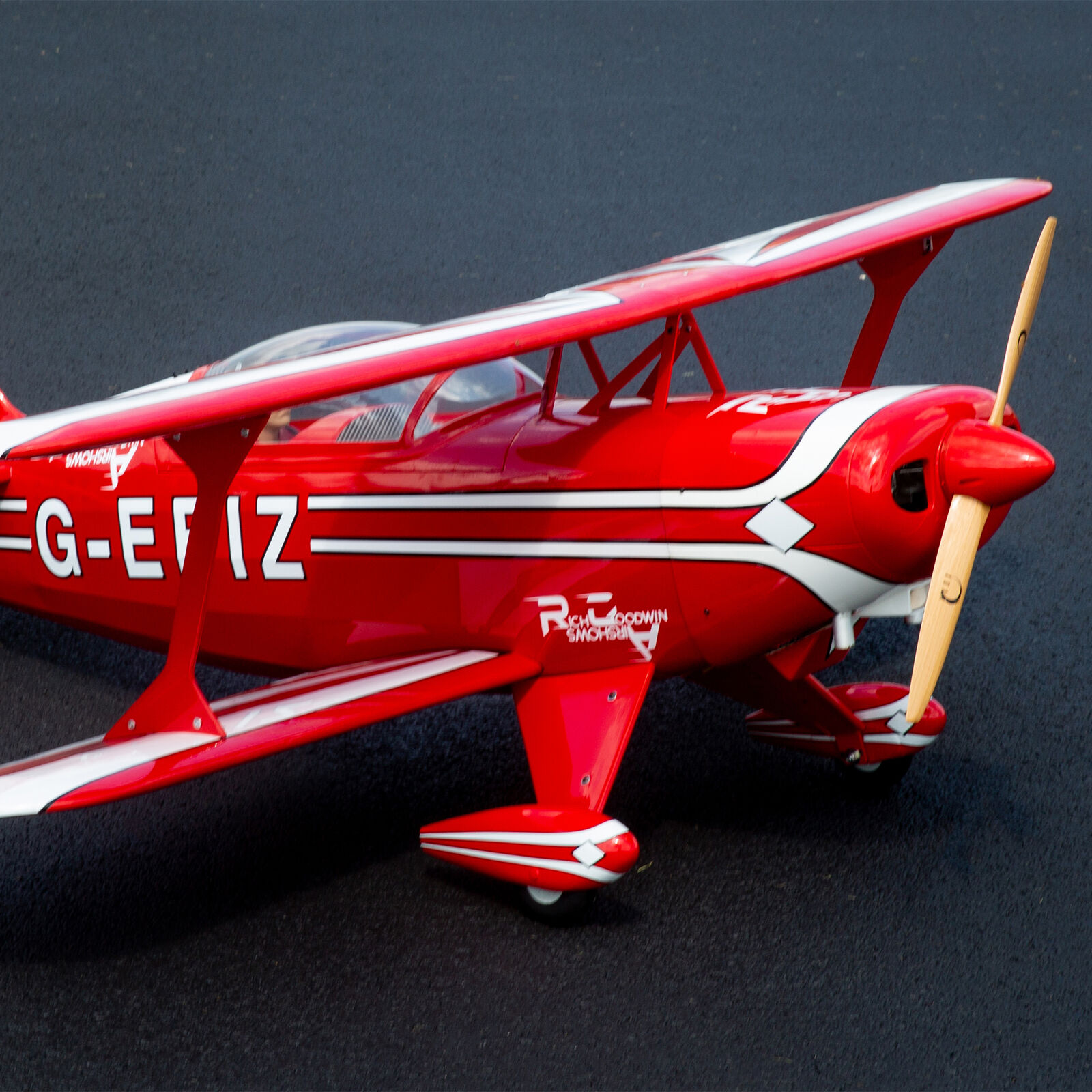 Hangar 9 Pitts S-2B 50-60cc, 71.6" | Horizon Hobby