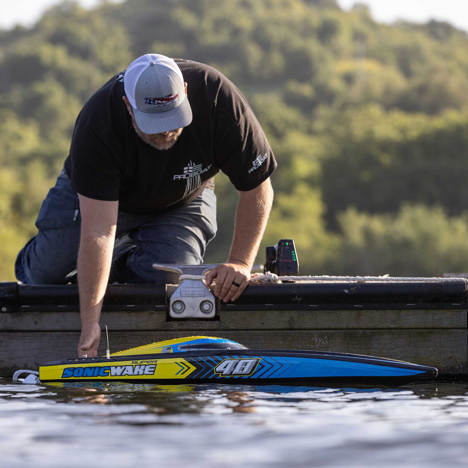 Pro Boat Super Sonicwake 48" 8S Self-Righting Brushless Deep-V RTR ...
