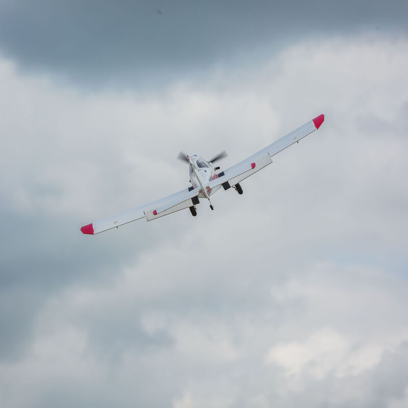 E-flite Brave Night Flyer 1.2m BNF Basic with AS3X | Horizon Hobby