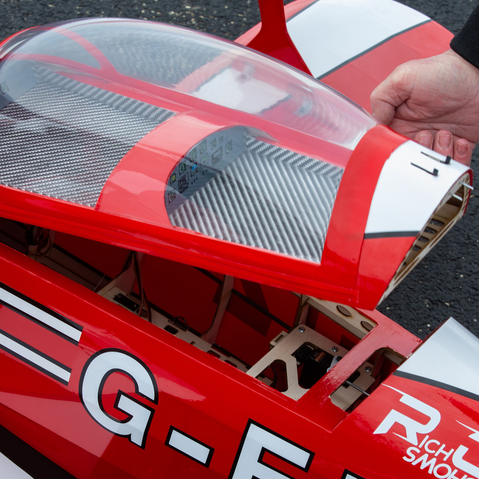 Hangar 9 Pitts S-2B 50-60cc, 71.6" | Horizon Hobby
