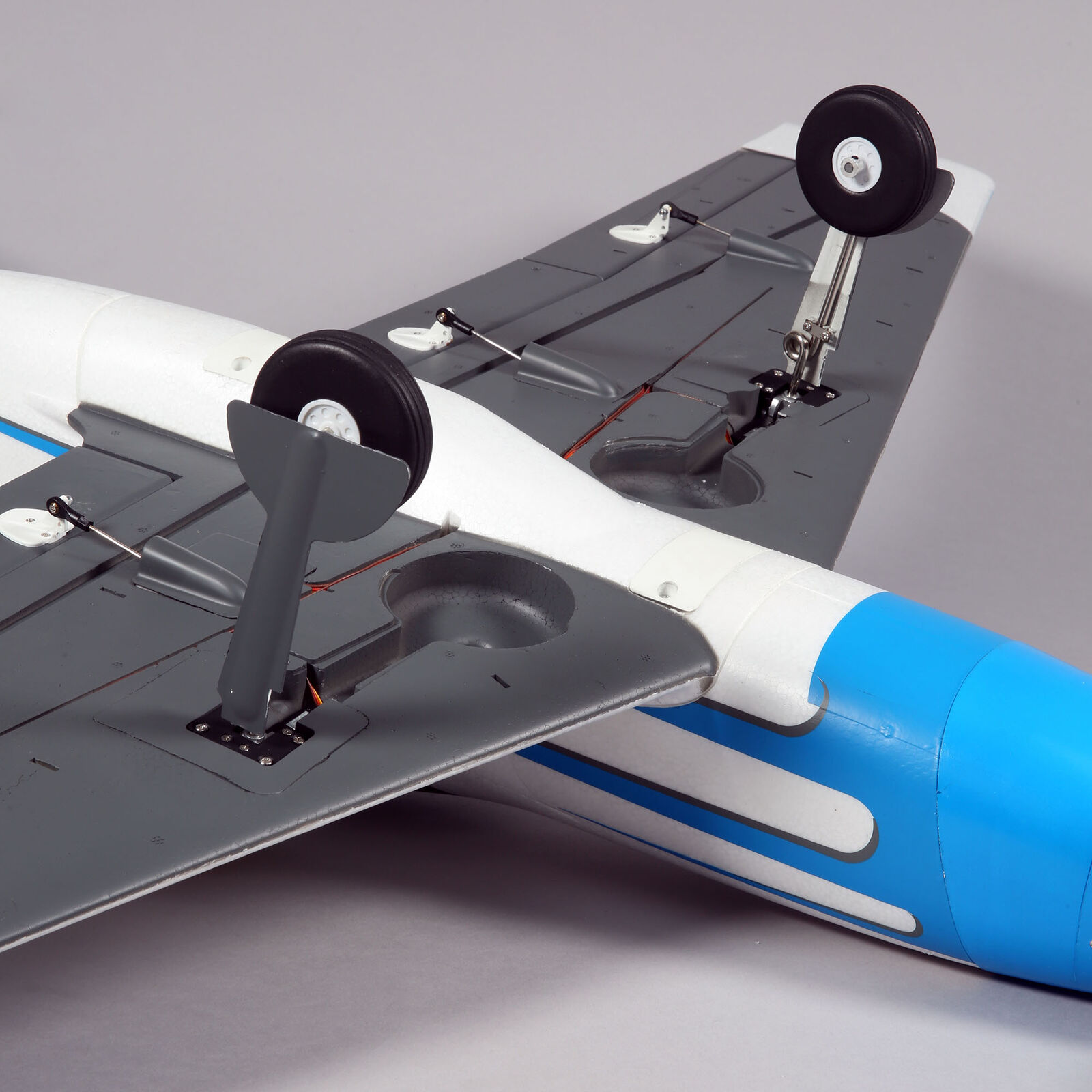 E-flite V1200 1.2m PNP with Smart | Horizon Hobby