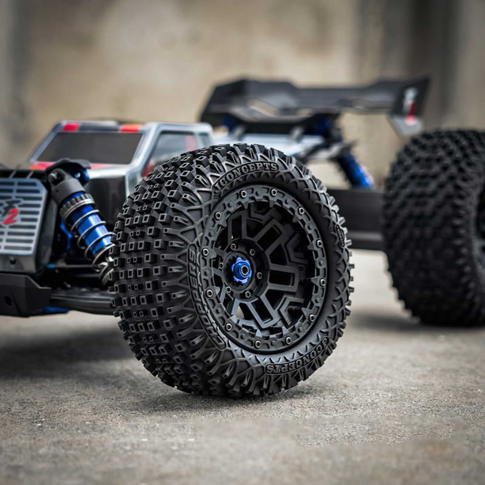 JConcepts, Inc. 1/8 Choppers Pre-Mounted Monster Truck Tires, Medium ...